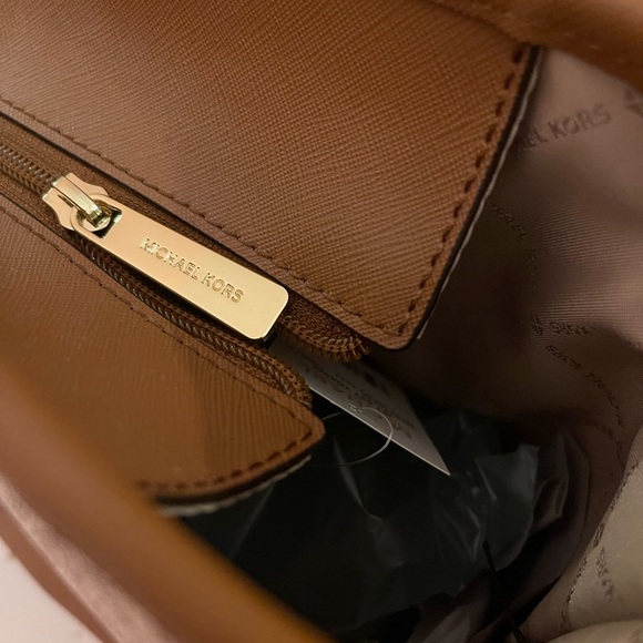 Michael Kors | Bags | Authentic Brand New Micheal Kors Jet Set White ...